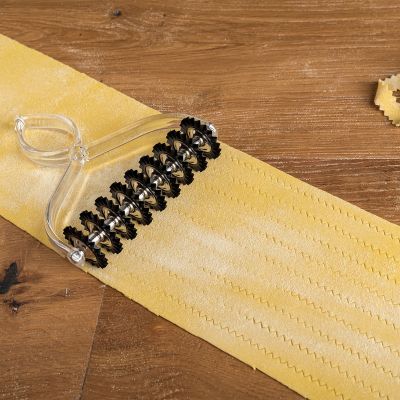 Pasta roller